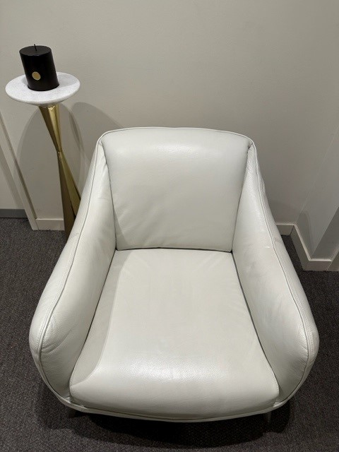 Pre-owned & Refurbished NATUZZI - Platea Armchair | Collecte