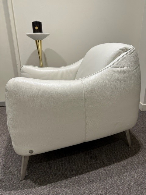 Pre-owned & Refurbished NATUZZI - Platea Armchair | Collecte