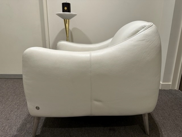 Pre-owned & Refurbished NATUZZI - Platea Armchair | Collecte