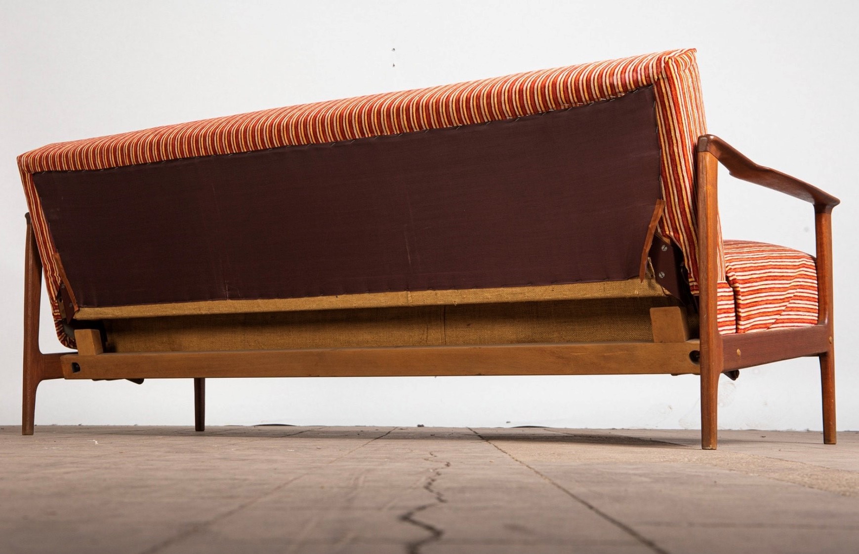 Pre-owned & Refurbished SELIG - Sofa Daybed by IB Kofod Larsen | Collecte