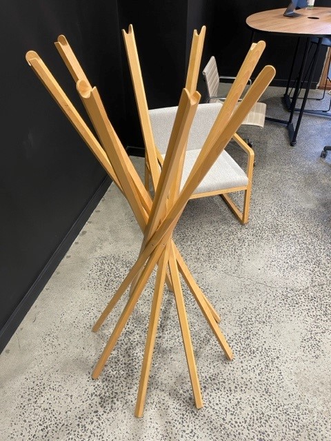 Pre-owned & Refurbished ZANOTTA - Sciangai Folding Coat Stand | Collecte