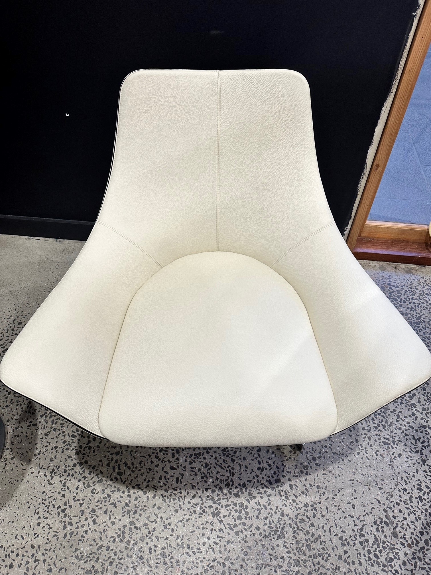 Pre-owned & Refurbished MATTEO GRASSI - Leather Low Back Armchair by ...