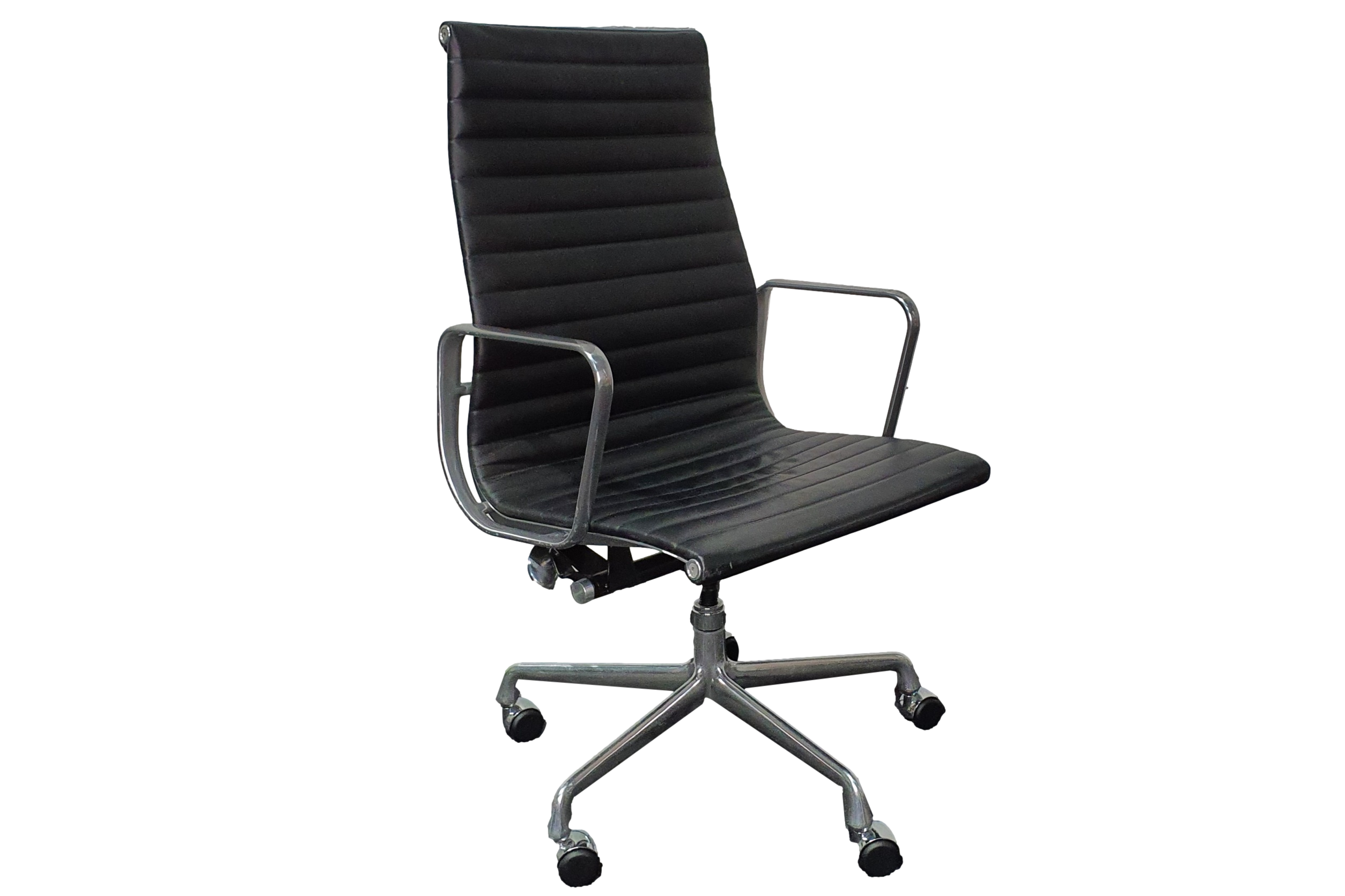Pre owned Refurbished HERMAN MILLER Eames Aluminium Executive Chair in Black Collecte