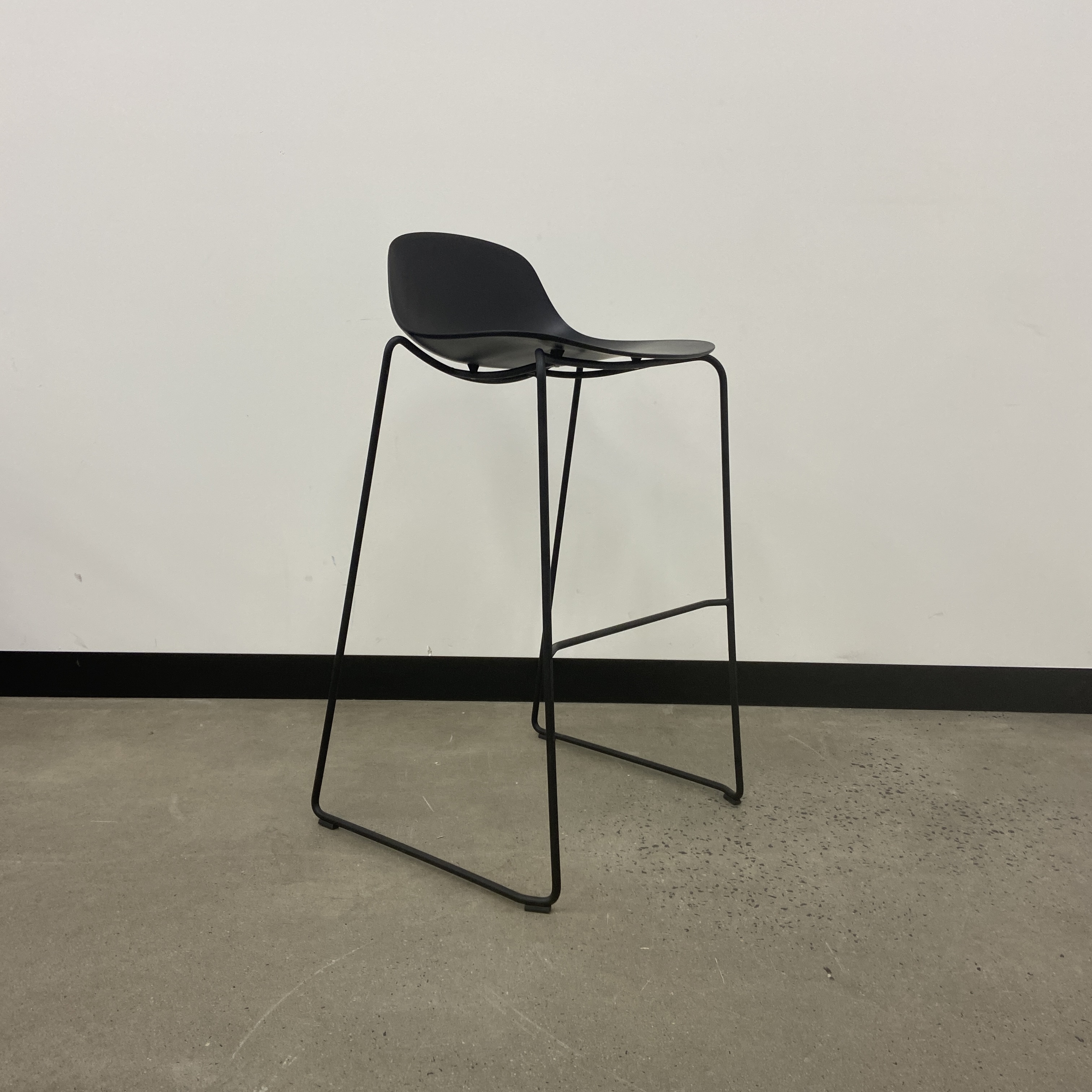 Pre-owned & Refurbished INFINITI DESIGN - Pure Loop Mini Bar Stool | Collecte