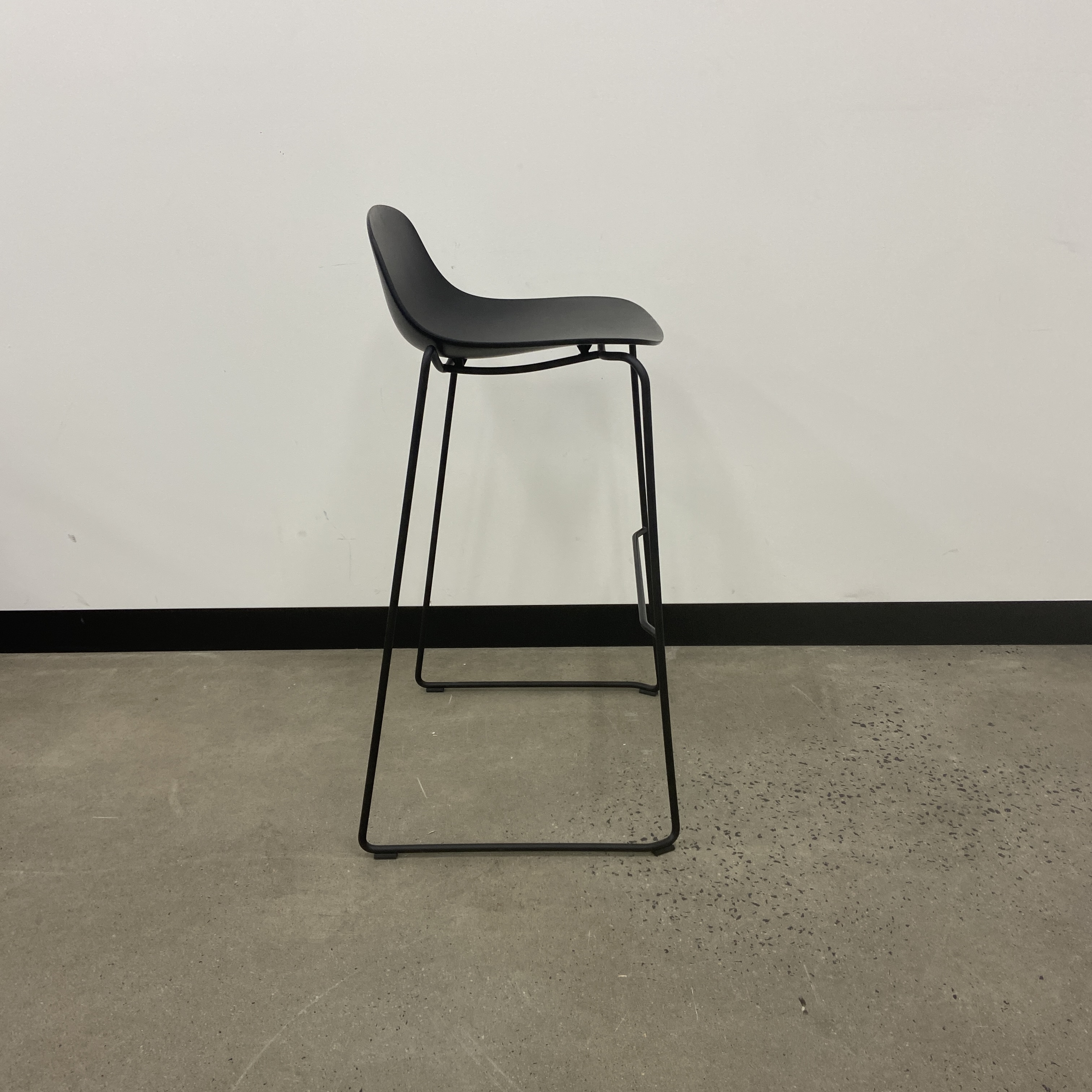 Pre-owned & Refurbished INFINITI DESIGN - Pure Loop Mini Bar Stool | Collecte