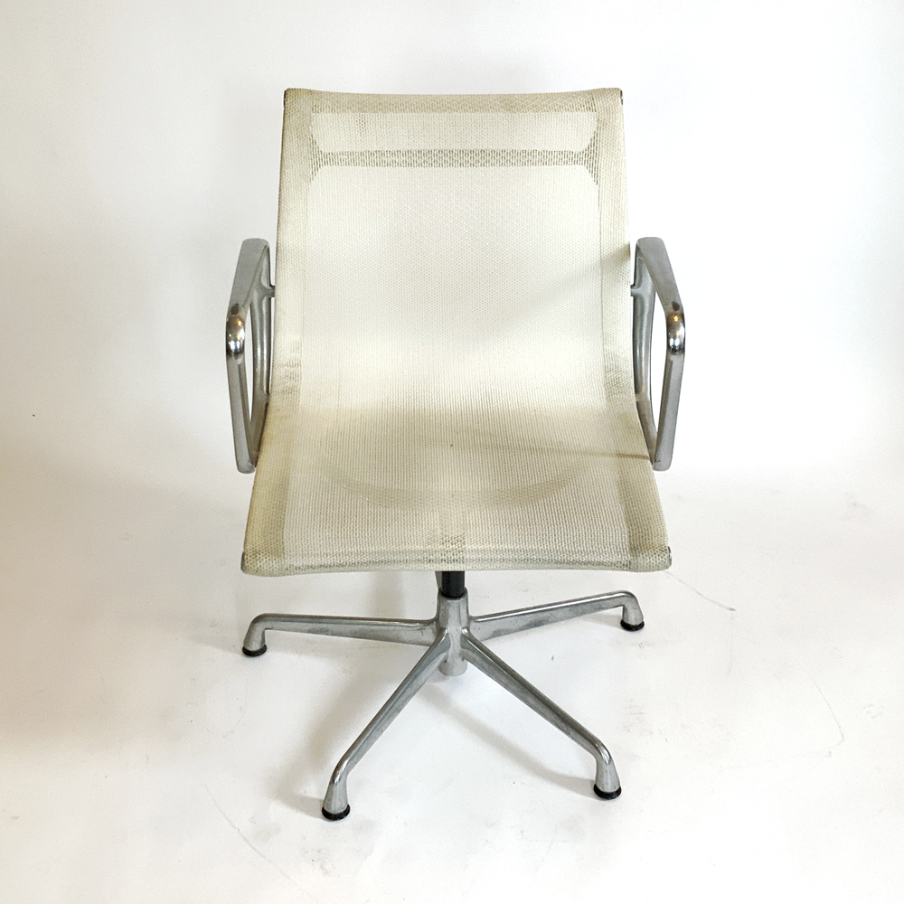 Pre-owned & Refurbished HERMAN MILLER - Eames Aluminium Group Series ...